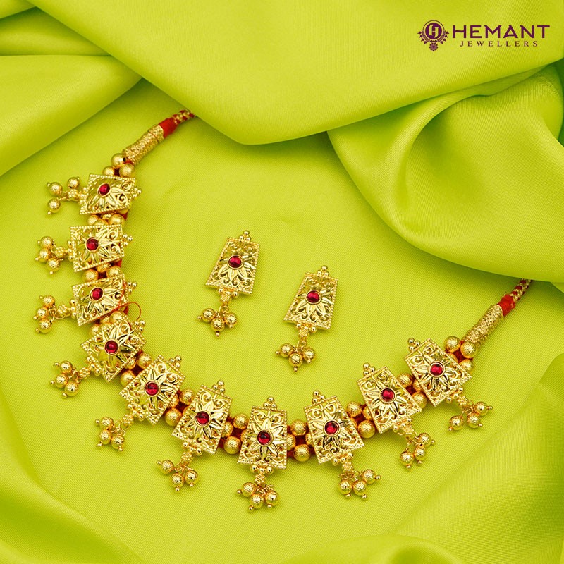 Traditional Maharashtrian Kolhapuri Gadi Thushi Flower Square WT – itisaaj